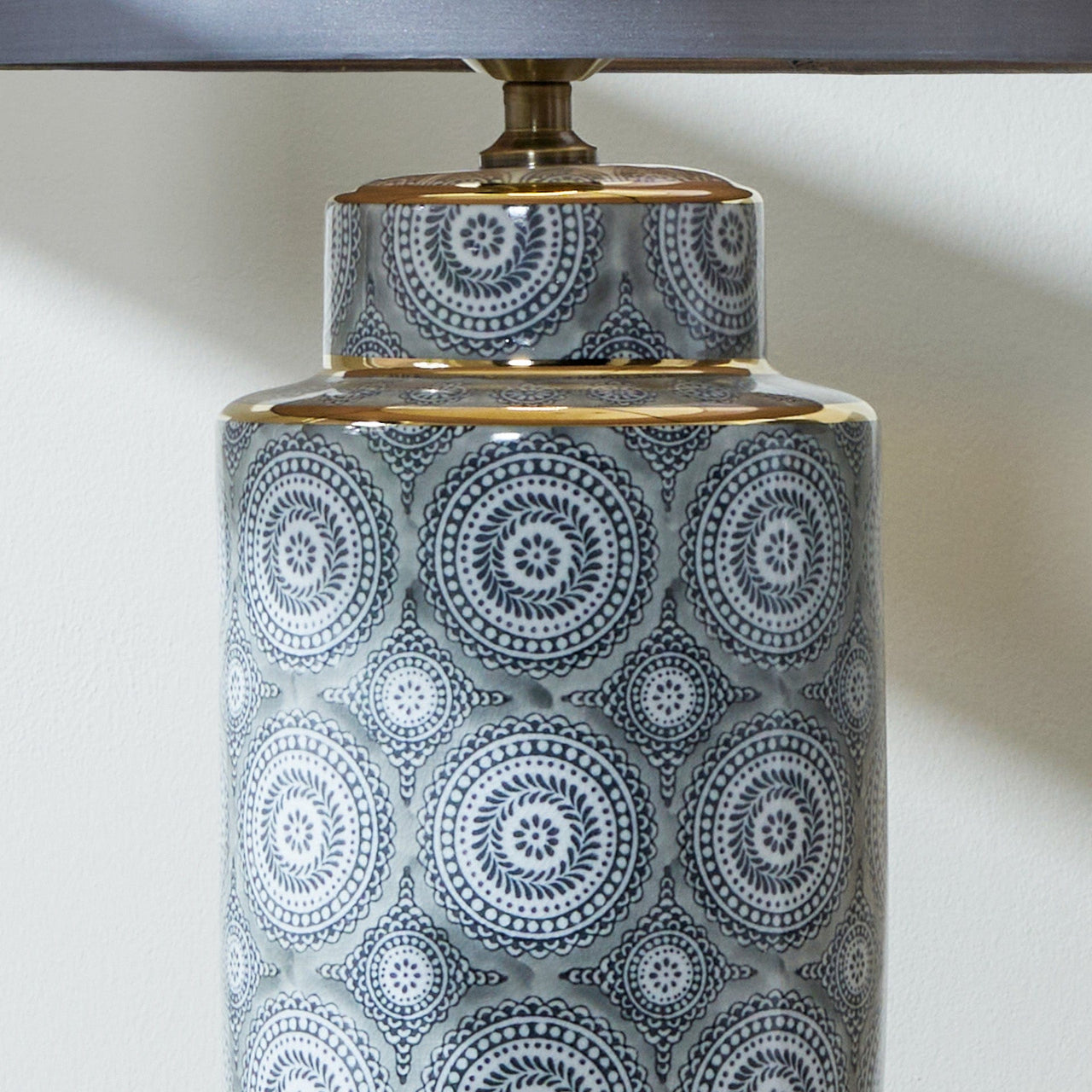 Circle Pattern Ceramic Table Lamp | Lighting
